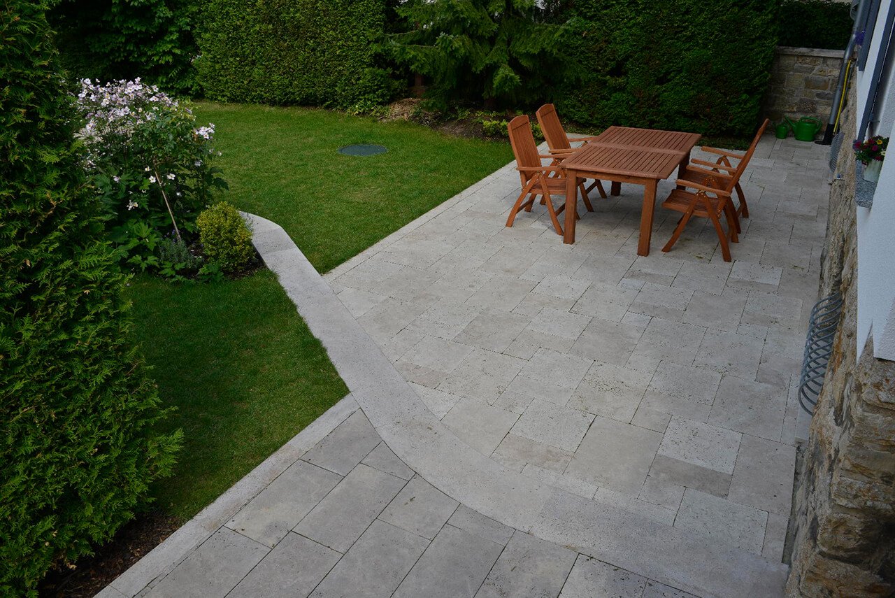 Terrassenplatten aus Travertin hell im Römischen Verband?